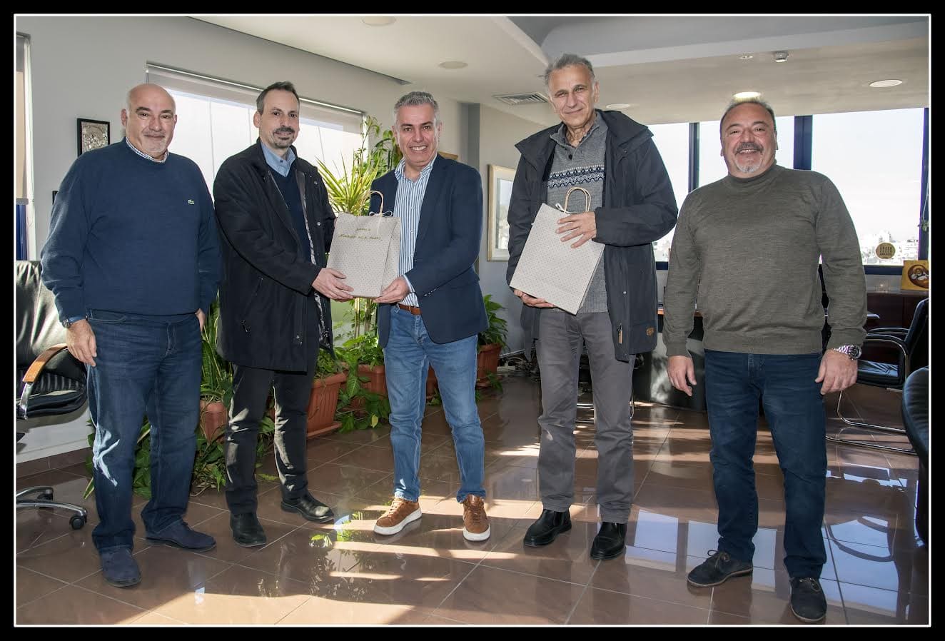 Οι Διευθυντές του 1ου ΓΕΛ και Εσπερινού Λυκείου Νίκαιας επισκέφθηκαν ...