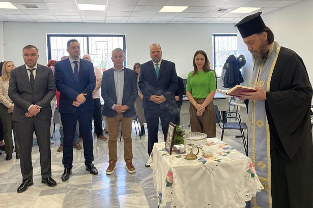 Σε νέα γραφεία η ΔΥΠΑ Νίκαιας - ΔΗΜΟΣ ΝΙΚΑΙΑΣ ΑΓ.Ι. ΡΕΝΤΗ
