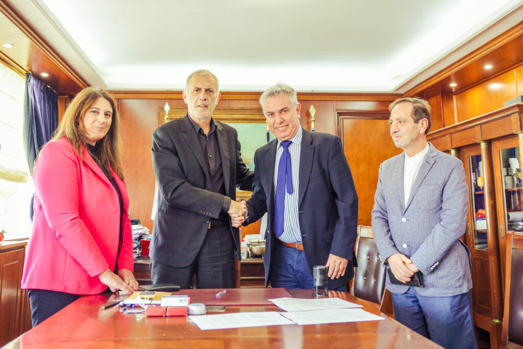 Υπογραφή Μνημονίου Συνεργασίας μεταξύ Δήμου Πειραιά και Δήμου Νίκαιας ...